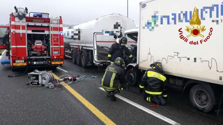 Oggi incidente stradale sulla A12 La Spezia-S.Stefano Magra ... Oggi incidente stradale sulla A12 La Spezia-S.Stefano Magra ...