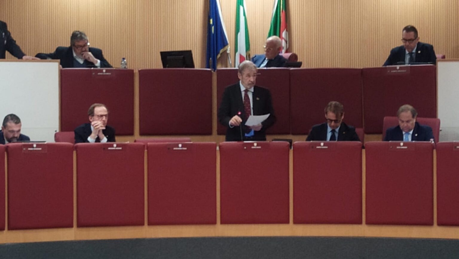 Variazione bilancio per 543 milioni. Bucci: su sanità no riduzioni